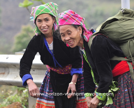 la gente di Mongs a Lao Cai - Horizon Vietnam Travel